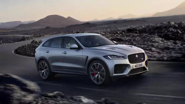 Jaguar F-Pace SVR, SUV со спортски костум