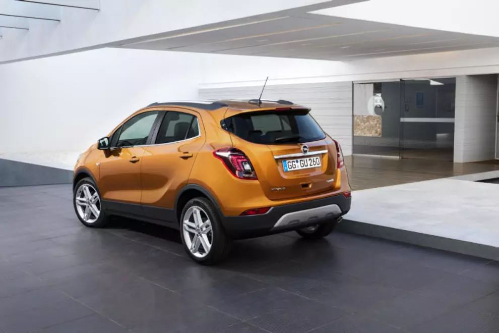 Opel Mokka X sa likod