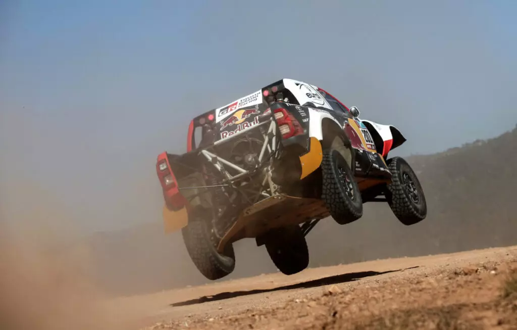 Nasser Al Attiyah Toyota Hilux T1 + _03