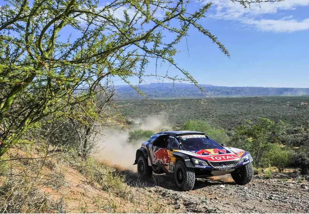 Carlos Sainz vinder sin anden Dakar i biler