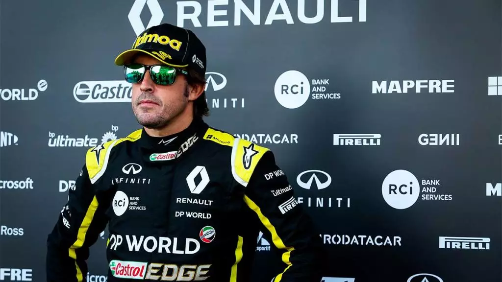 Fernando Alonso teszteli a Renault-t