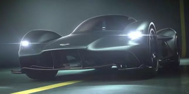 Aston Martin Valkyrie'nin fotoğrafı.