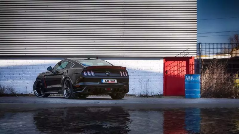 Sa likod nga Ford Mustang GME-Performance