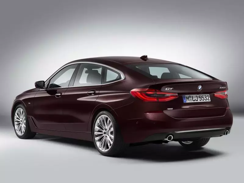 Sa likuran ng BMW 6 Series GT