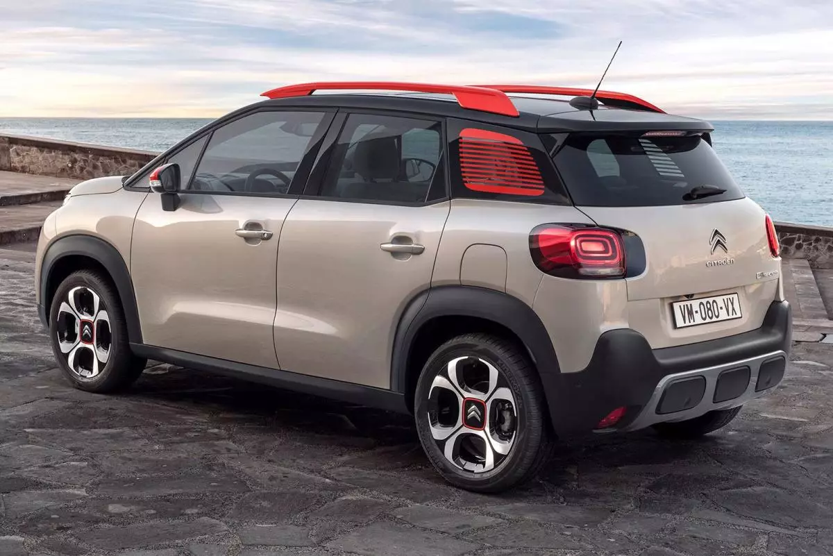 ខាងក្រោយ Citroën C3 Aircross 2017