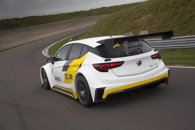 Opel Astra TCR