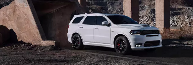 یہ Dodge Durango SRT 2017 ہے۔