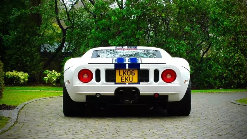 ปุ่ม Ford GT Jenson ด้านหลัง