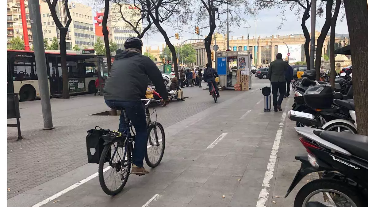 Motorcikloj, elektraj skoteroj kaj bicikloj, la veturiloj kun la plej granda risko de akcidento