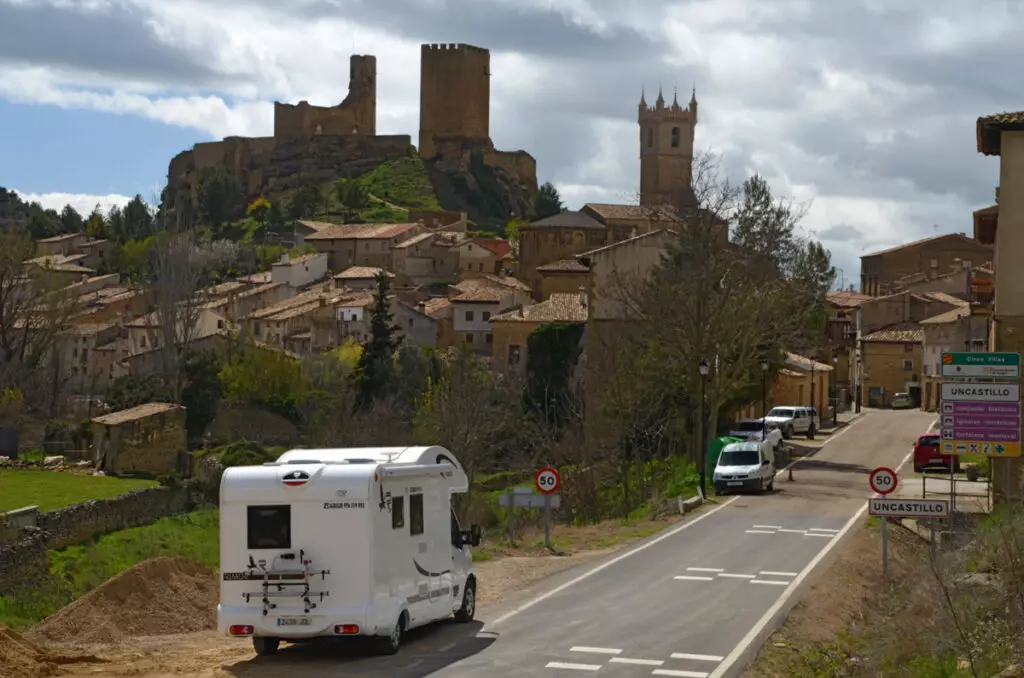 Motorhuise, die 5 Villas de Aragón het altyd 'n kasteel