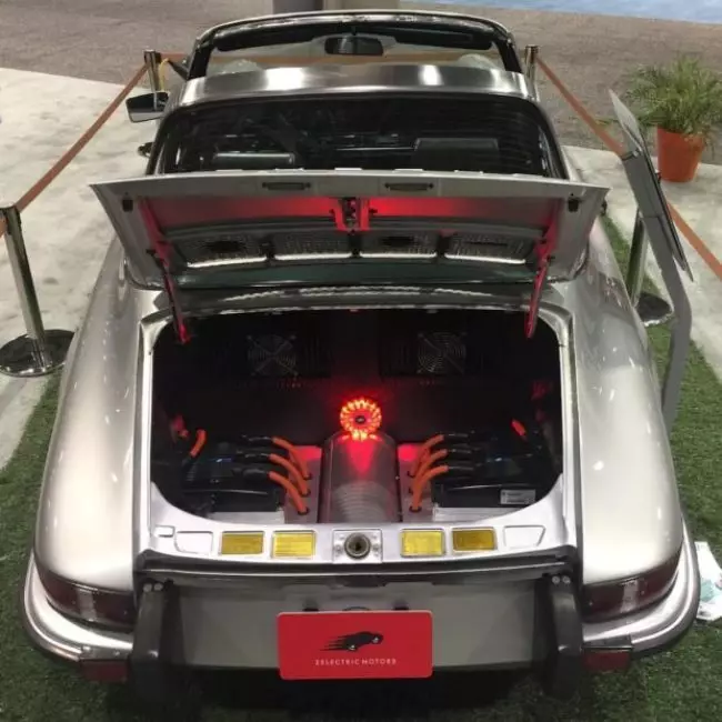 Zelectric Motors Z911 engine bay