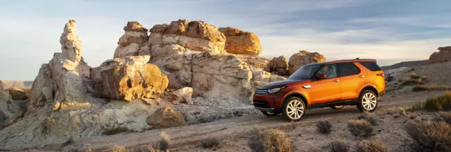 Agter die stuur van die nuwe Land Rover Discovery