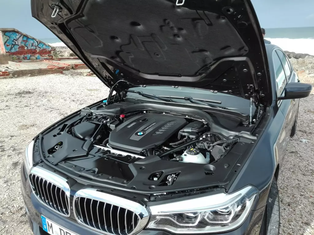 BMW 530d xDrive Engine