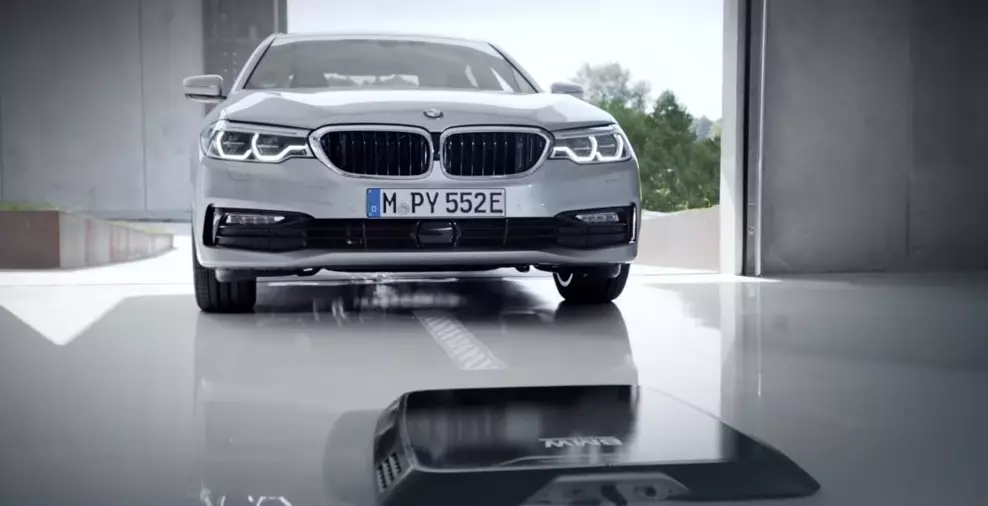 Lumipat sa wireless charging ang BMW 530 iPerformance