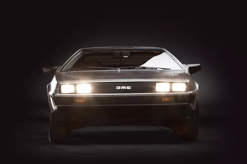 Acum vă puteți rezerva DeLorean DMC-12