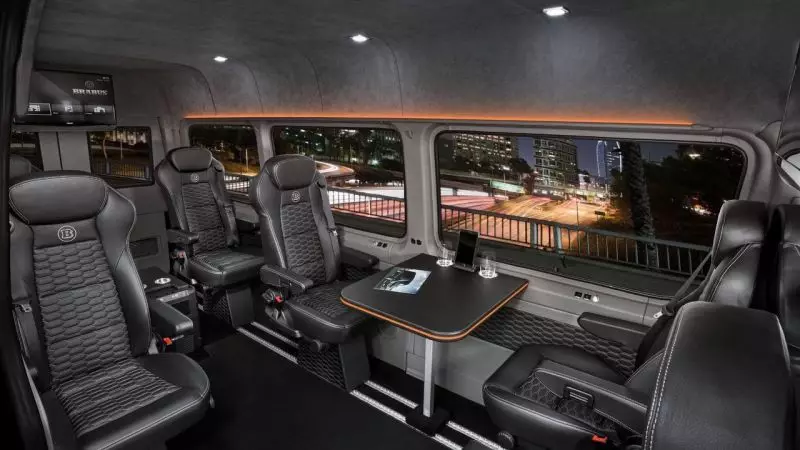 Intérieur du salon de conférence Brabus VIP