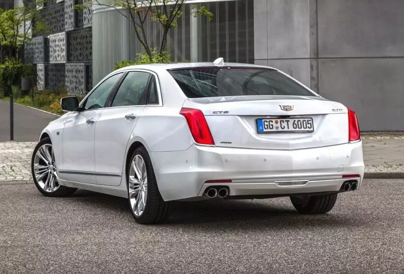 Ngasemva Cadillac CT6