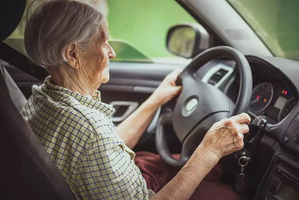 Motoristas com mais de 65 anos, "perigosos" para um terço dos espanhóis