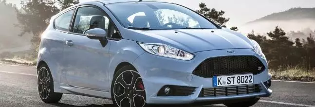 Ford Fiesta ST200 አሁን ይገኛል።