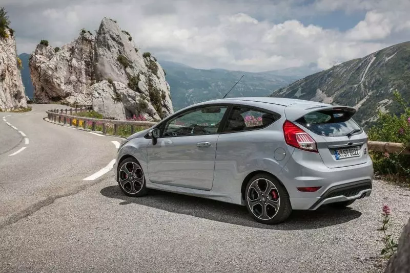 Tył Ford Fiesta ST200