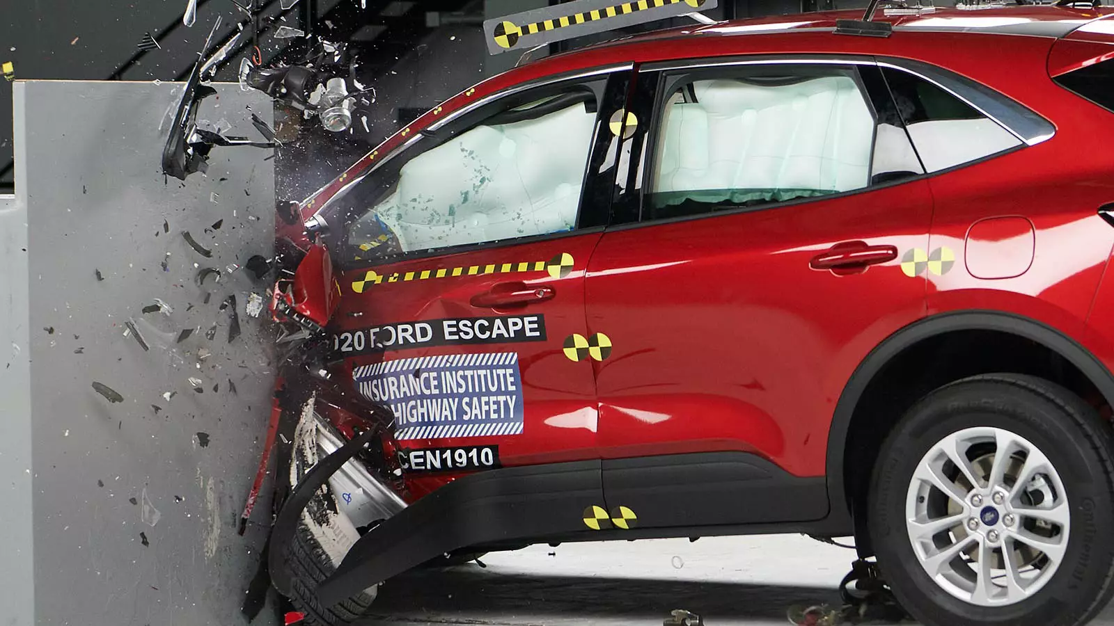 Ford Escape / Kuga 2020: toto je váš crash test na videu