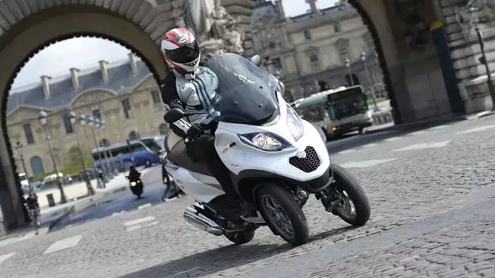 Piaggio MP3 LT 500ie Olahraga