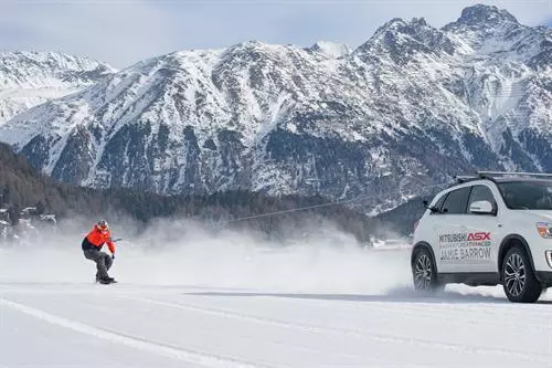 Jamie Barrow breaking the snowboard speed record