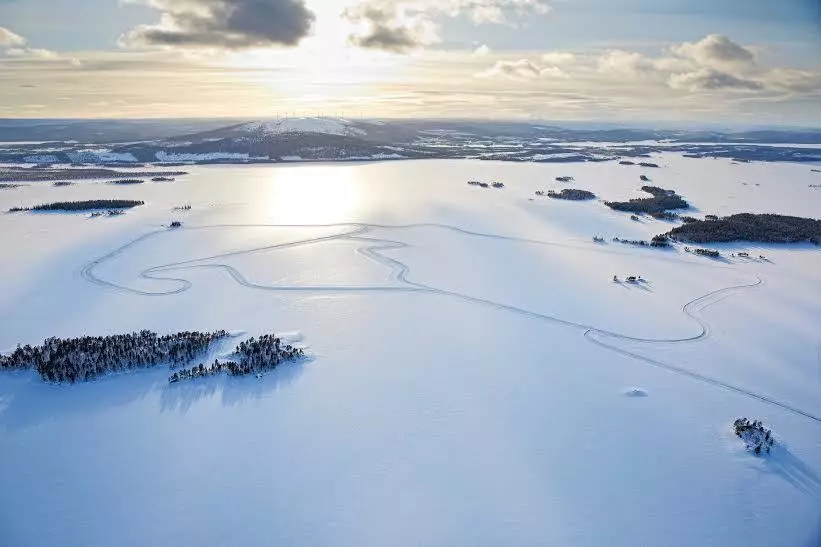 Lake Udjaur with carved Silverstone