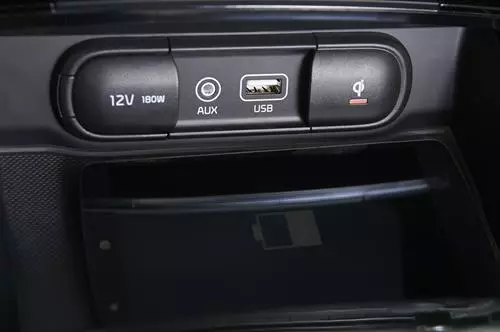 Aux-in socket Kia Optima 2016