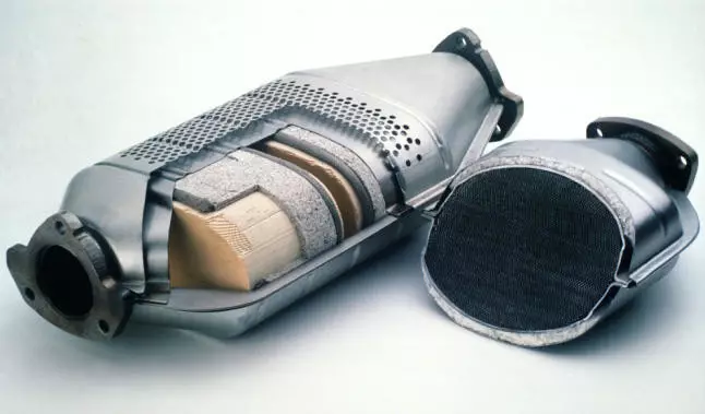 Nzira yekugadzirisa sei catalytic converter yemotokari?