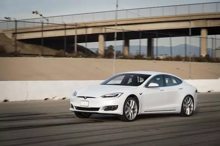 De Tesla Model S P100D accelereert van 0 naar 100 km/u in 2,28 seconden