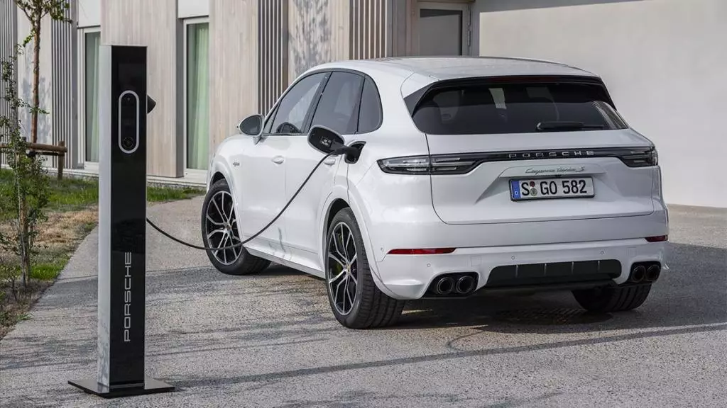 porsche cayenne turbo s e hibrid