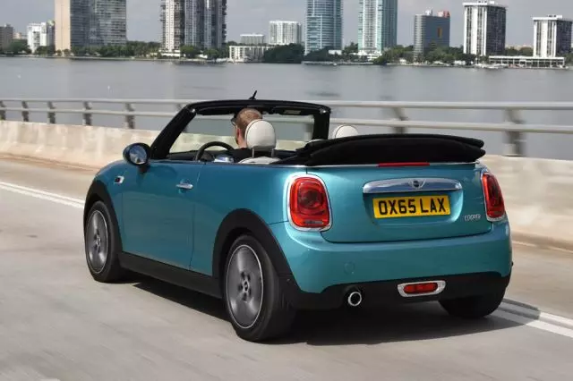 Tsheb Mini Convertible 2016