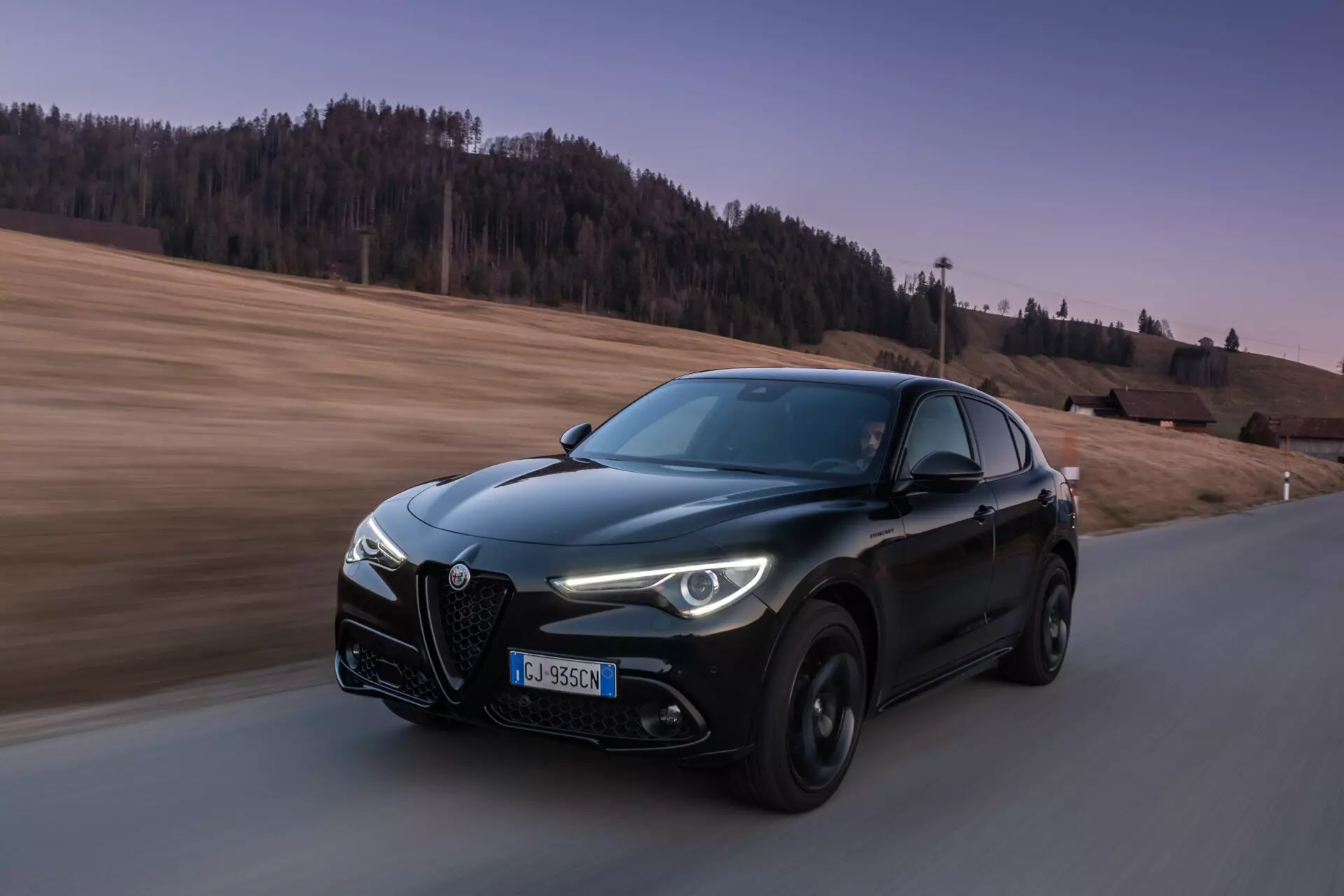 Alfa Romeo'nun en son eseri bu Stelvio Estrema değil