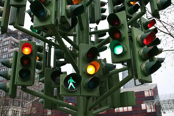 traffic light sculpturelondon2 1