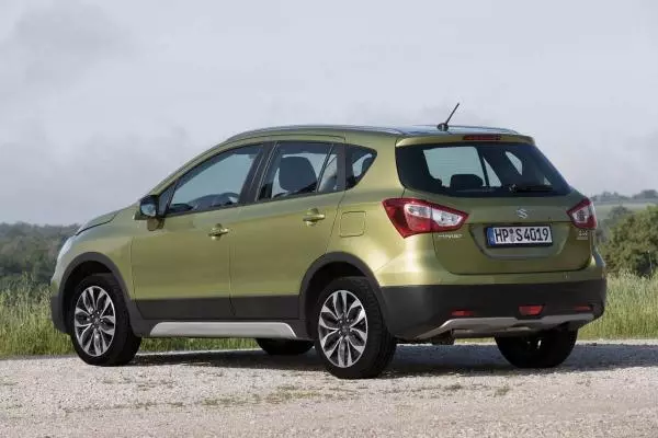 Suzuki SX4 S-Cross nga berde