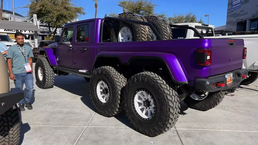 Xe Jeep Gladiator 6x6