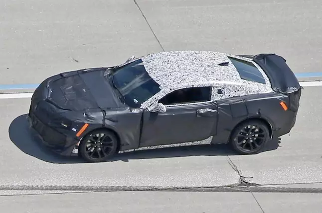 Chevrolet Camaro ZL1 spy photos