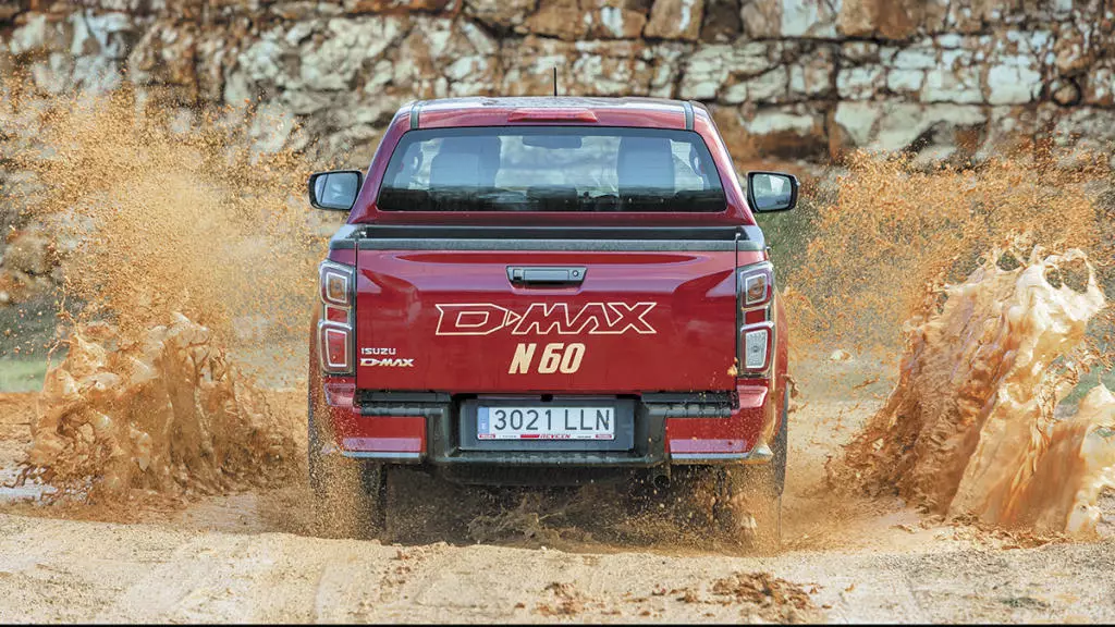 Isuzu D-Max n'azụ