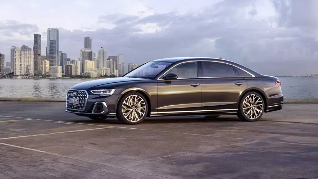 Audi A8L 2022 թ