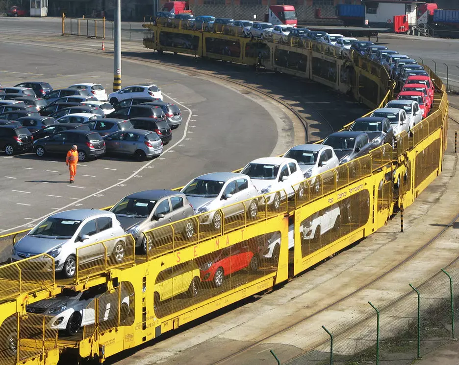 karozzi tat-trasport ferrovija