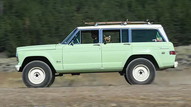 Vwayaj sou wout Jeep Wagoneer