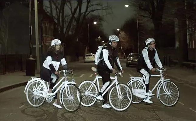 volvo lifepaint velosipēdisti