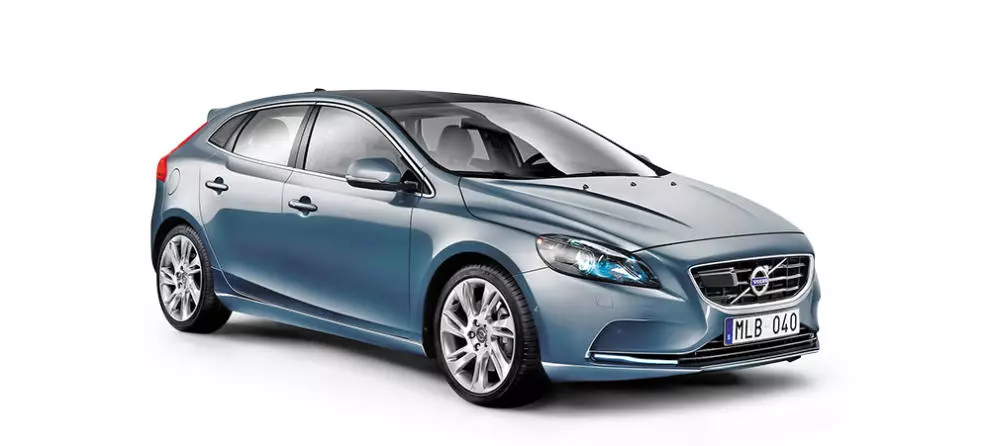 volvo v40 ២