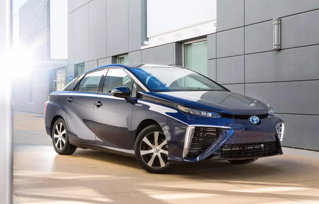 2016 Toyota mirai100489839ל