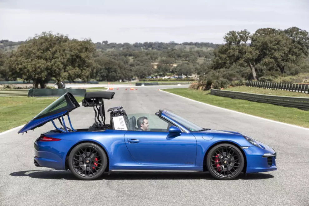 I-Posche 911 Targa 4 GTS, inqubo ye-capping