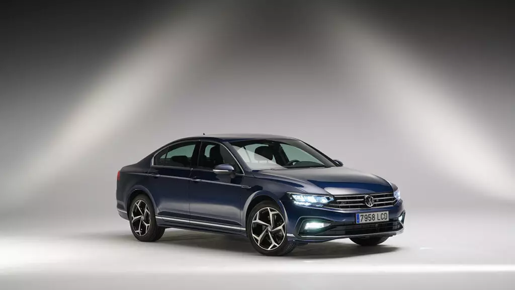 Volkswagen Passat செடான் 1.5 TSI