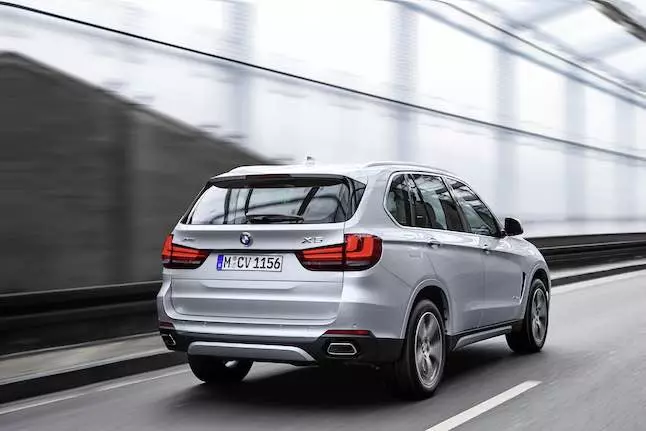 宝马首款插电式混合动力系列：X5 xDrive40e 27105_3