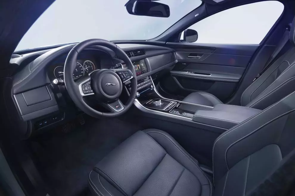 Interior do Jaguar XF