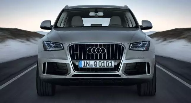 Audi Q7 2015, ngaphambili